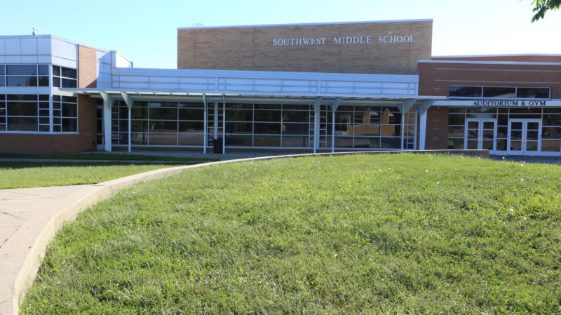 Lawrence middle school student allegedly threatens shooting during bus ...